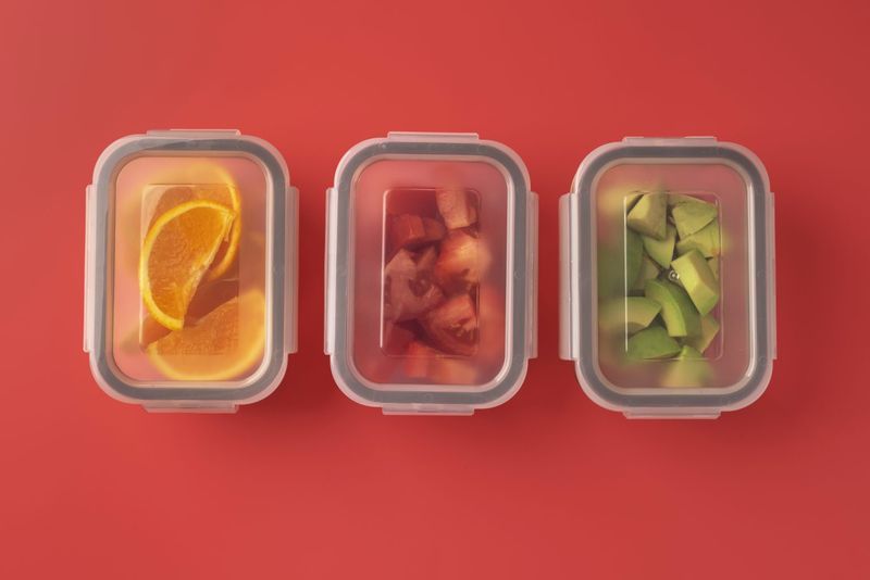 The Best Trick for Cleaning Stained Plastic Food Containers – Good to ...